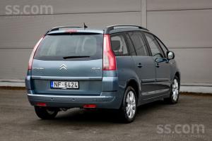 Grey Citroen c4-picasso 2010 in Riga, with an engine capacity of 1.60 L and mileage of 0 thousand km for 6400 €, photo 4 on AUTOMOTO.COM.LV