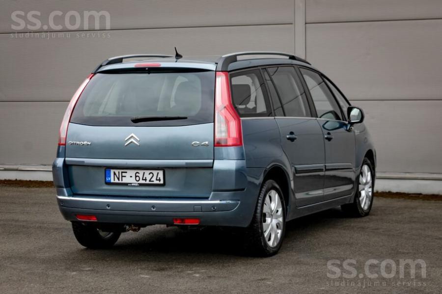 Grey Citroen c4-picasso 2010 in Riga, with an engine capacity of 1.60 L and mileage of 0 thousand km for 6400 €, photo 4 on AUTOMOTO.COM.LV