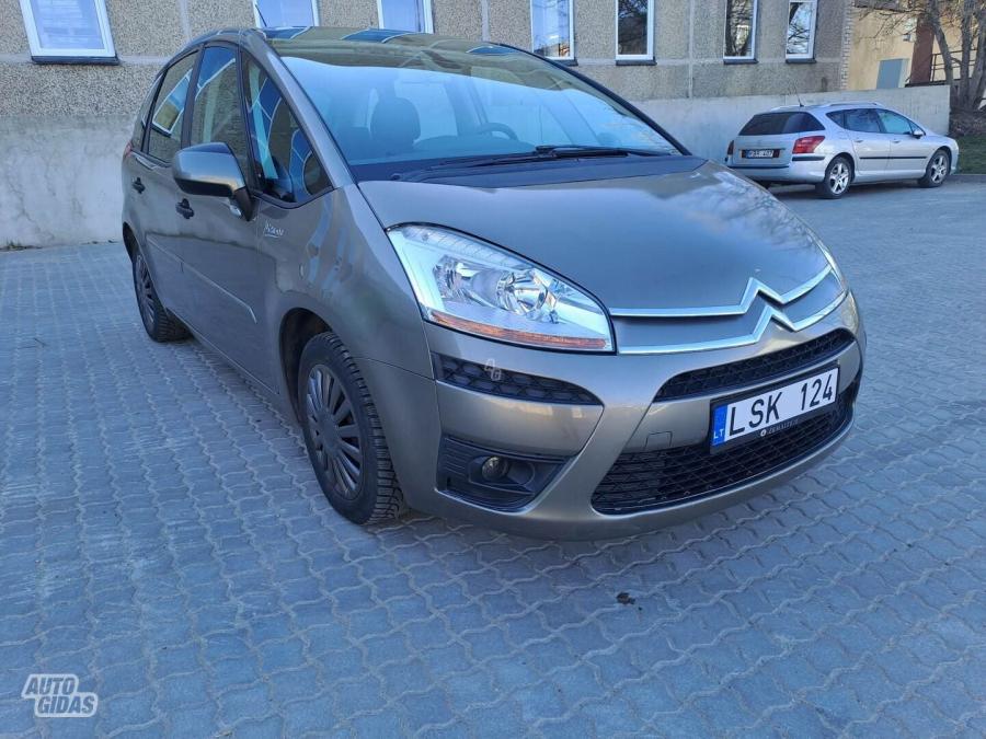 Grey Citroen c4-picasso 2010 in Telschi, with an engine capacity of 1.60 L and mileage of 278 thousand km for 1450 €, photo 1 on AUTOMOTO.COM.LV