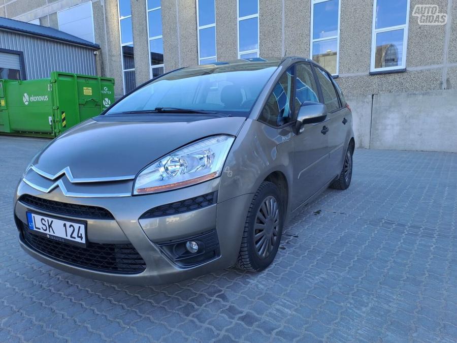 Grey Citroen c4-picasso 2010 in Telschi, with an engine capacity of 1.60 L and mileage of 278 thousand km for 1450 €, photo 4 on AUTOMOTO.COM.LV