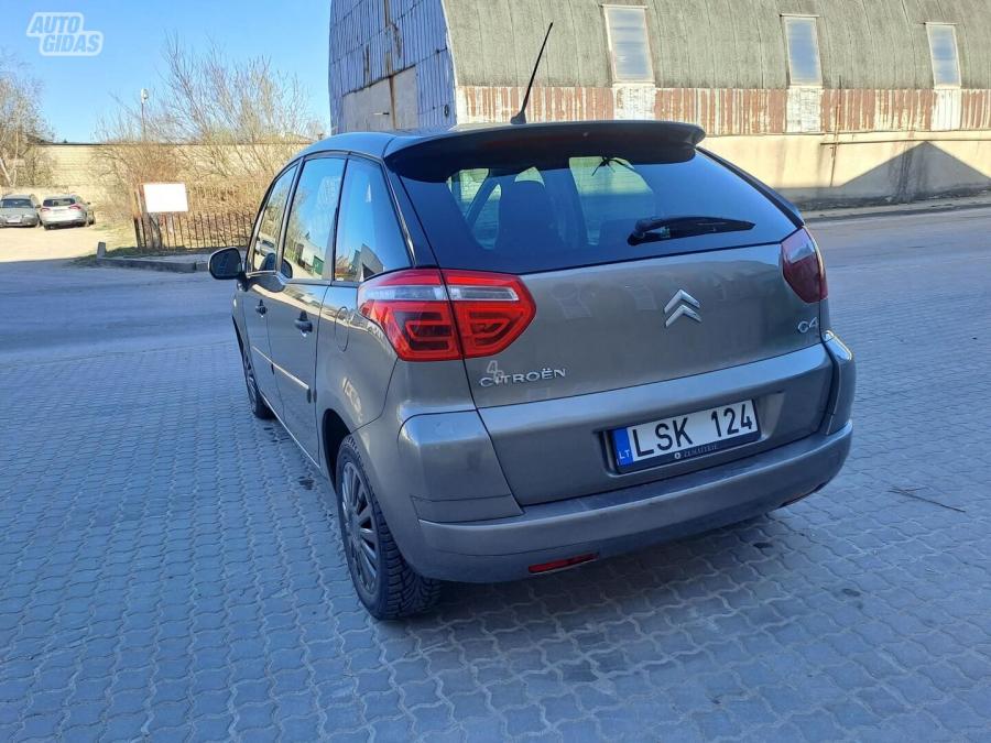 Grey Citroen c4-picasso 2010 in Telschi, with an engine capacity of 1.60 L and mileage of 278 thousand km for 1450 €, photo 5 on AUTOMOTO.COM.LV