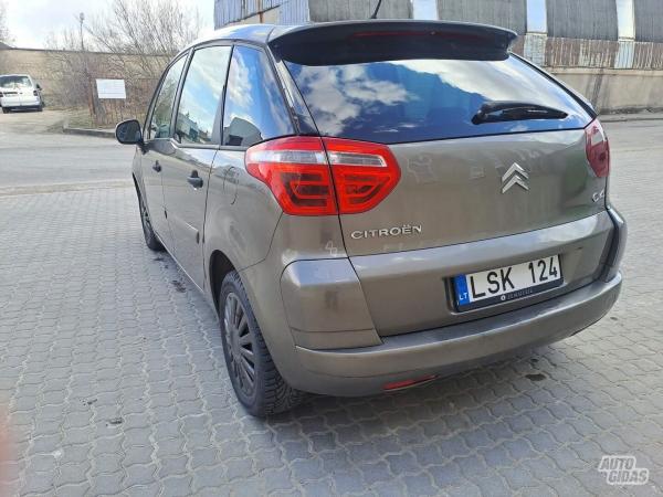 Grey Citroen c4-picasso 2010 in Telschi, with an engine capacity of 1.60 L and mileage of 278 thousand km for 1450 €, photo 4 on AUTOMOTO.COM.LV