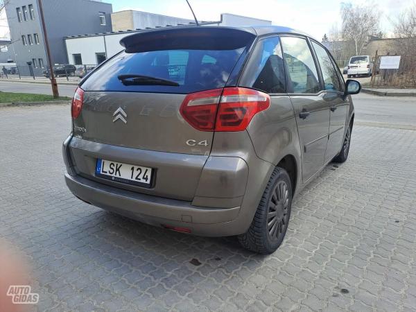 Grey Citroen c4-picasso 2010 in Telschi, with an engine capacity of 1.60 L and mileage of 278 thousand km for 1450 €, photo 6 on AUTOMOTO.COM.LV