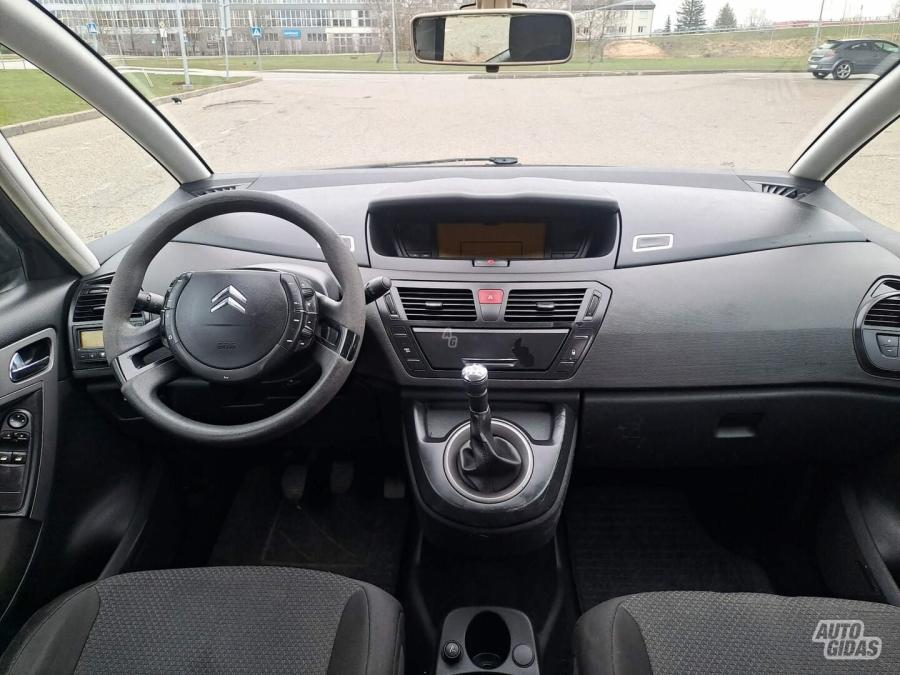 Grey Citroen c4-picasso 2010 in Telschi, with an engine capacity of 1.60 L and mileage of 278 thousand km for 1450 €, photo 12 on AUTOMOTO.COM.LV