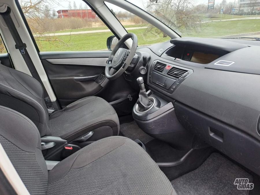 Grey Citroen c4-picasso 2010 in Telschi, with an engine capacity of 1.60 L and mileage of 278 thousand km for 1450 €, photo 13 on AUTOMOTO.COM.LV