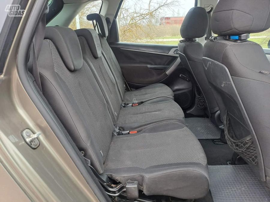 Grey Citroen c4-picasso 2010 in Telschi, with an engine capacity of 1.60 L and mileage of 278 thousand km for 1450 €, photo 14 on AUTOMOTO.COM.LV