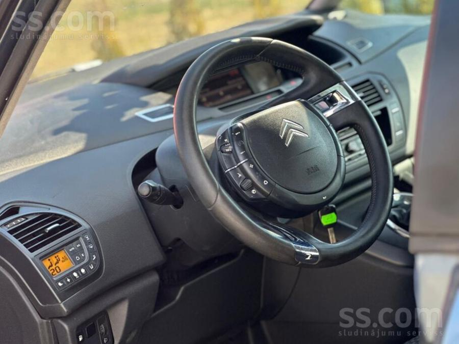 Pelēks Citroen c4-picasso 2010 Jelgava, ar dzinēja tilpumu 1.60 L un nobraukumu 0 tūkst. km par 2890 €, foto 8 vietnē AUTOMOTO.COM.LV