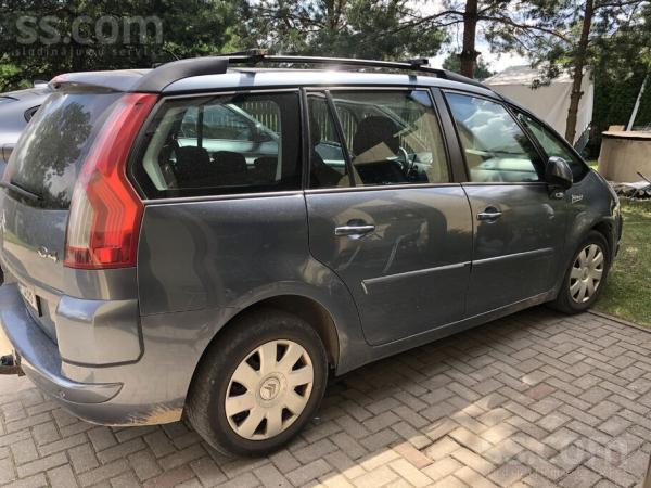 Pelēks Citroen c4-picasso 2010 Rīga, ar dzinēja tilpumu 1.60 L un nobraukumu 312 tūkst. km par 2000 €, foto 3 vietnē AUTOMOTO.COM.LV