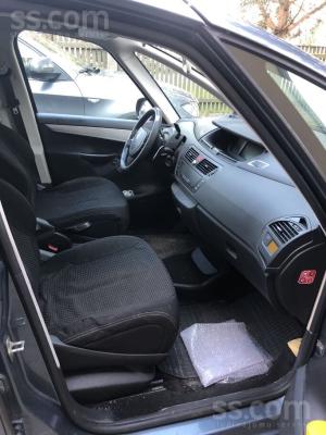 Pelēks Citroen c4-picasso 2010 Rīga, ar dzinēja tilpumu 1.60 L un nobraukumu 312 tūkst. km par 2000 €, foto 10 vietnē AUTOMOTO.COM.LV