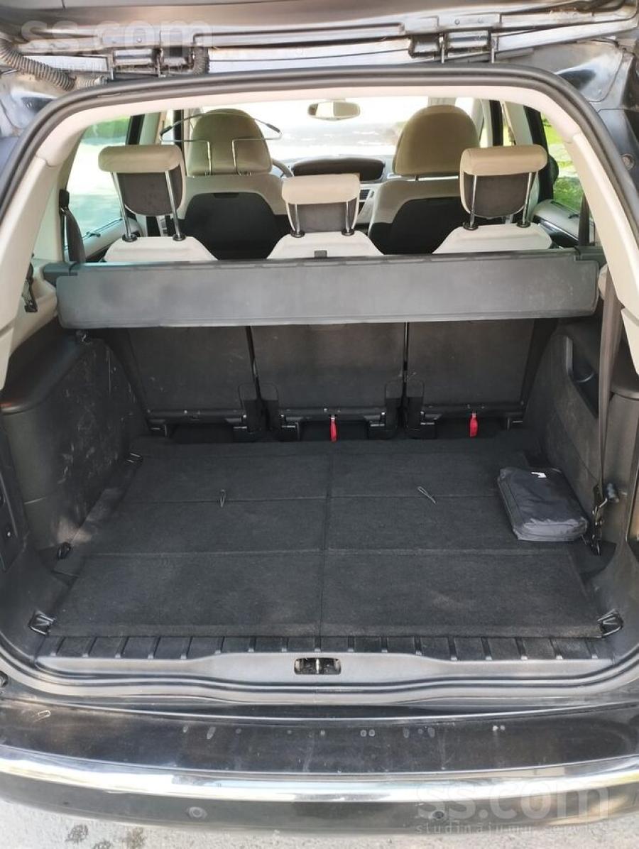 Pelēks Citroen c4-picasso 2010 Rīga, ar dzinēja tilpumu 2.00 L un nobraukumu 301 tūkst. km par 3350 €, foto 5 vietnē AUTOMOTO.COM.LV