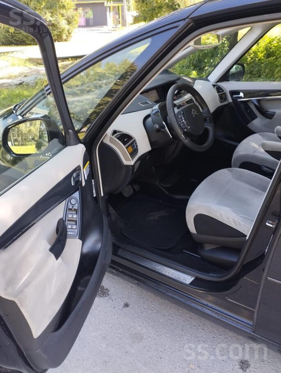 Pelēks Citroen c4-picasso 2010 Rīga, ar dzinēja tilpumu 2.00 L un nobraukumu 301 tūkst. km par 3350 €, foto 6 vietnē AUTOMOTO.COM.LV