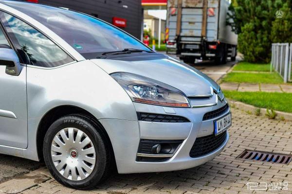 Pelēks Citroen c4-picasso 2010 Kretinga, ar dzinēja tilpumu 2.00 L un nobraukumu 180 tūkst. km par 4350 €, foto 5 vietnē AUTOMOTO.COM.LV