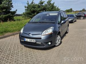 Pelēks Citroen c4-picasso 2010 Rīga, ar dzinēja tilpumu 1.60 L un nobraukumu 365 tūkst. km par 2990 €, foto 3 vietnē AUTOMOTO.COM.LV
