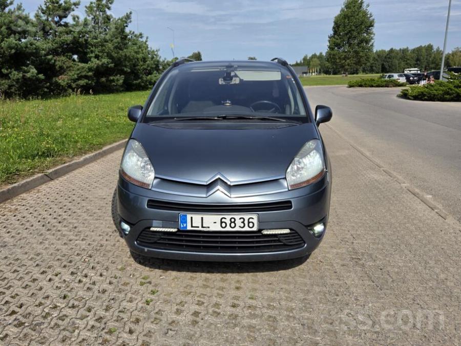 Pelēks Citroen c4-picasso 2010 Rīga, ar dzinēja tilpumu 1.60 L un nobraukumu 365 tūkst. km par 2990 €, foto 5 vietnē AUTOMOTO.COM.LV