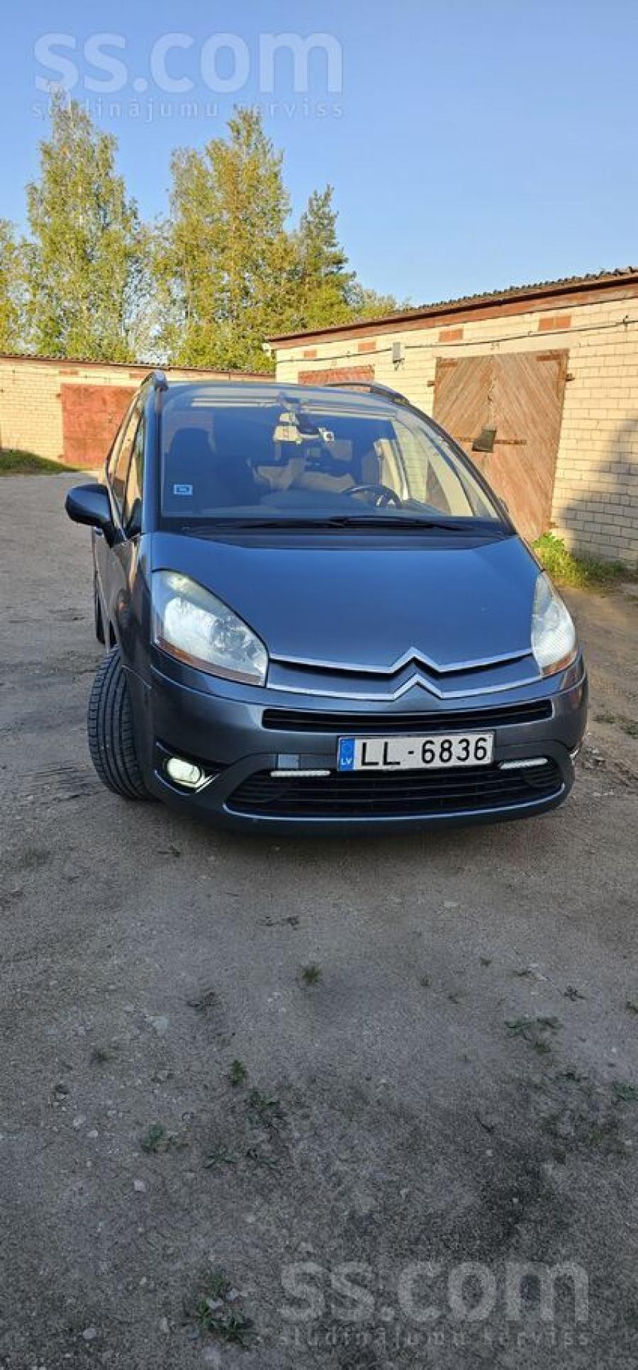 Pelēks Citroen c4-picasso 2010 Rīga, ar dzinēja tilpumu 1.60 L un nobraukumu 365 tūkst. km par 2990 €, foto 9 vietnē AUTOMOTO.COM.LV