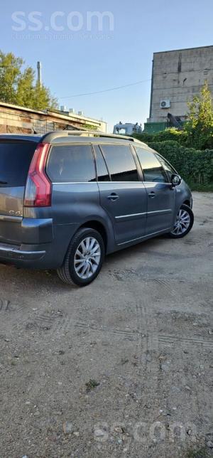 Pelēks Citroen c4-picasso 2010 Rīga, ar dzinēja tilpumu 1.60 L un nobraukumu 365 tūkst. km par 2990 €, foto 10 vietnē AUTOMOTO.COM.LV