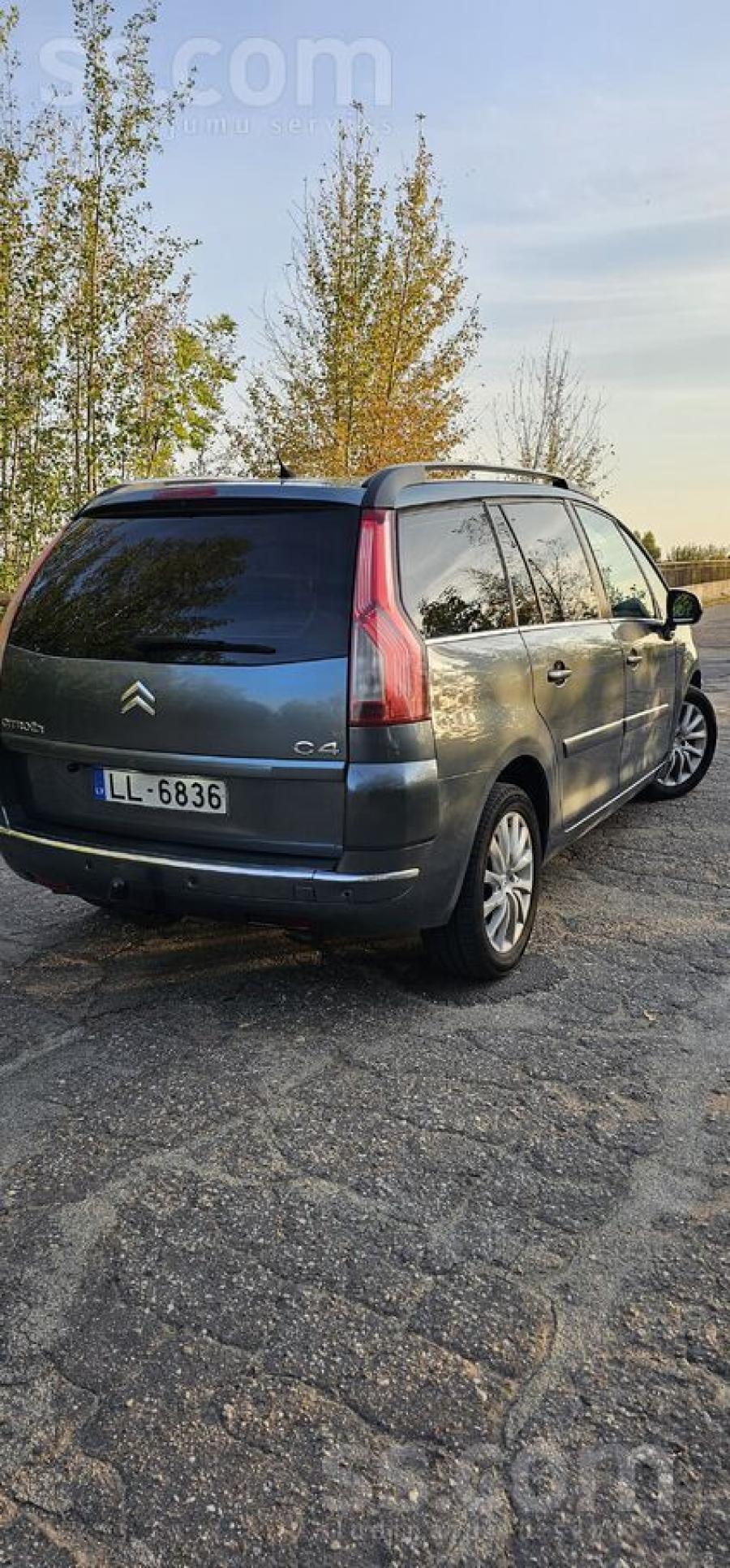 Pelēks Citroen c4-picasso 2010 Rīga, ar dzinēja tilpumu 1.60 L un nobraukumu 365 tūkst. km par 2990 €, foto 11 vietnē AUTOMOTO.COM.LV