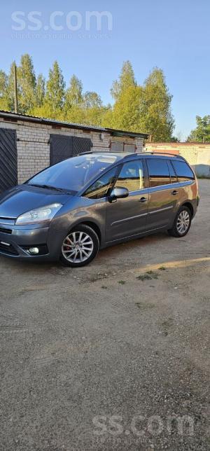 Pelēks Citroen c4-picasso 2010 Rīga, ar dzinēja tilpumu 1.60 L un nobraukumu 365 tūkst. km par 2990 €, foto 12 vietnē AUTOMOTO.COM.LV