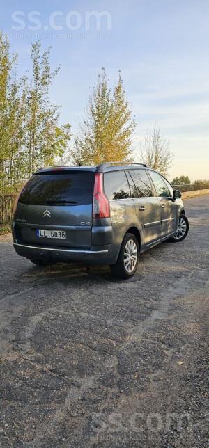 Pelēks Citroen c4-picasso 2010 Rīga, ar dzinēja tilpumu 1.60 L un nobraukumu 365 tūkst. km par 2990 €, foto 13 vietnē AUTOMOTO.COM.LV