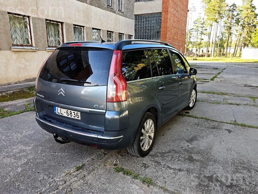 Pelēks Citroen c4-picasso 2010 Rīga, ar dzinēja tilpumu 1.60 L un nobraukumu 365 tūkst. km par 2990 €, foto 15 vietnē AUTOMOTO.COM.LV