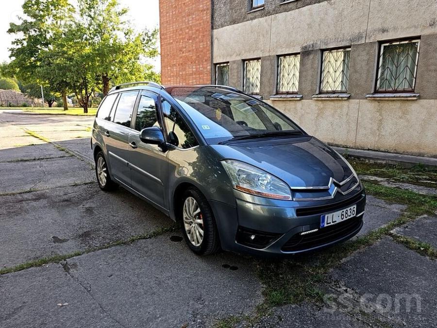 Pelēks Citroen c4-picasso 2010 Rīga, ar dzinēja tilpumu 1.60 L un nobraukumu 365 tūkst. km par 2990 €, foto 16 vietnē AUTOMOTO.COM.LV