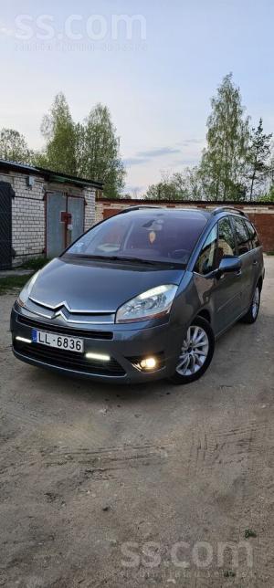 Pelēks Citroen c4-picasso 2010 Rīga, ar dzinēja tilpumu 1.60 L un nobraukumu 365 tūkst. km par 2990 €, foto 23 vietnē AUTOMOTO.COM.LV
