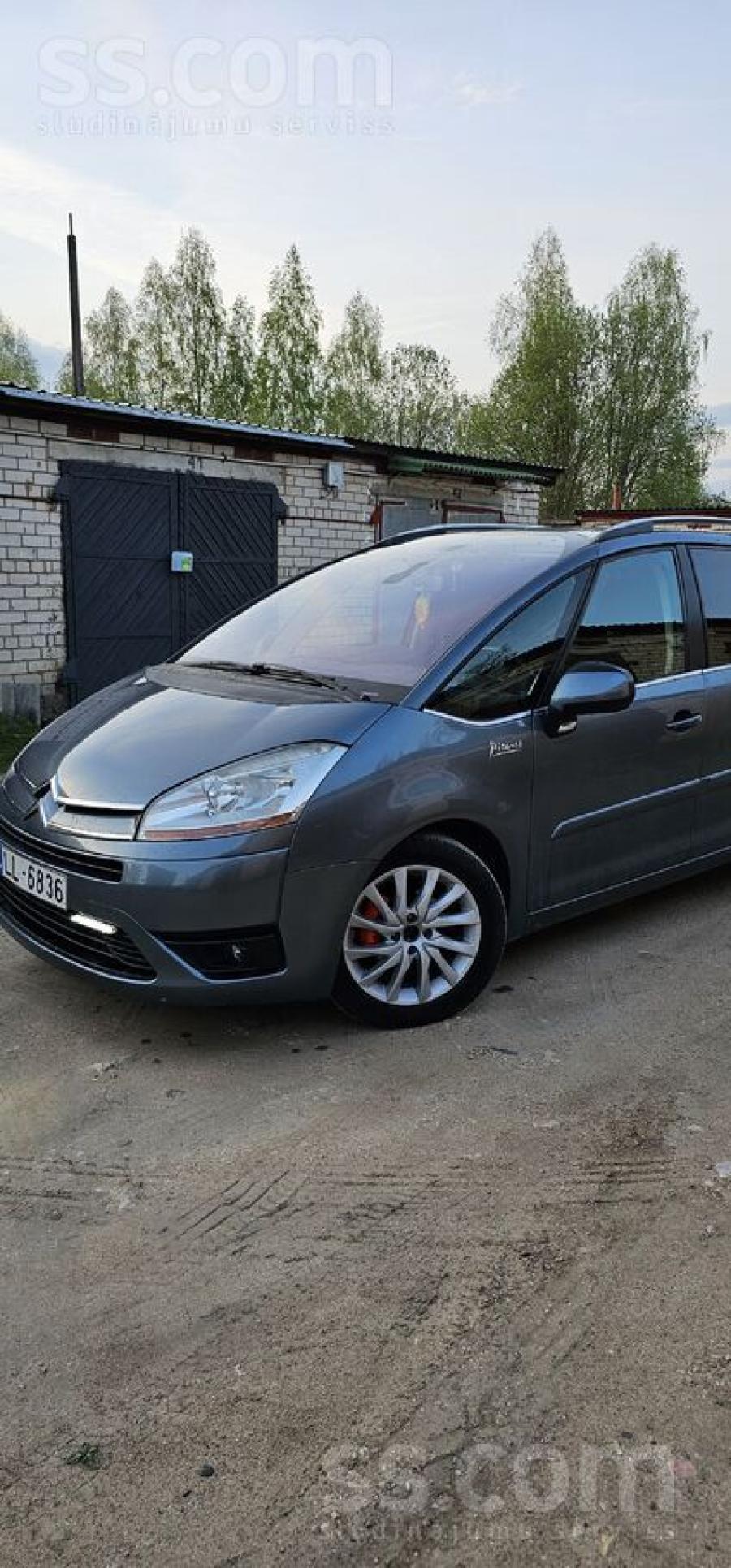 Pelēks Citroen c4-picasso 2010 Rīga, ar dzinēja tilpumu 1.60 L un nobraukumu 365 tūkst. km par 2990 €, foto 25 vietnē AUTOMOTO.COM.LV