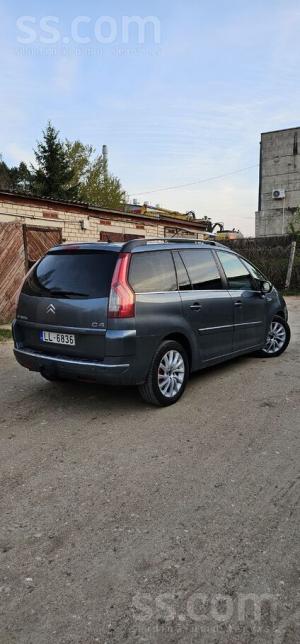 Pelēks Citroen c4-picasso 2010 Rīga, ar dzinēja tilpumu 1.60 L un nobraukumu 365 tūkst. km par 2990 €, foto 26 vietnē AUTOMOTO.COM.LV