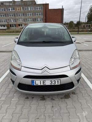 Grey Citroen c4-picasso 2010 in Taurage, with an engine capacity of 1.56 L and mileage of 325 thousand km for 1360 €, photo 4 on AUTOMOTO.COM.LV