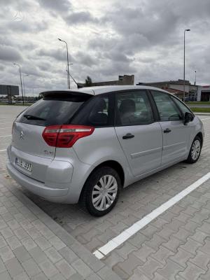 Grey Citroen c4-picasso 2010 in Taurage, with an engine capacity of 1.56 L and mileage of 325 thousand km for 1360 €, photo 7 on AUTOMOTO.COM.LV