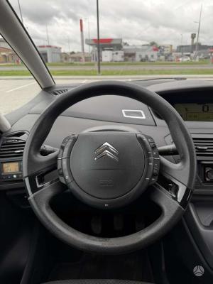 Grey Citroen c4-picasso 2010 in Taurage, with an engine capacity of 1.56 L and mileage of 325 thousand km for 1360 €, photo 12 on AUTOMOTO.COM.LV