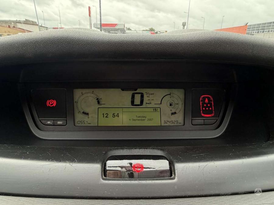 Grey Citroen c4-picasso 2010 in Taurage, with an engine capacity of 1.56 L and mileage of 325 thousand km for 1360 €, photo 13 on AUTOMOTO.COM.LV