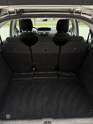 Grey Citroen c4-picasso 2010 in Taurage, with an engine capacity of 1.56 L and mileage of 325 thousand km for 1360 €, photo 14 on AUTOMOTO.COM.LV