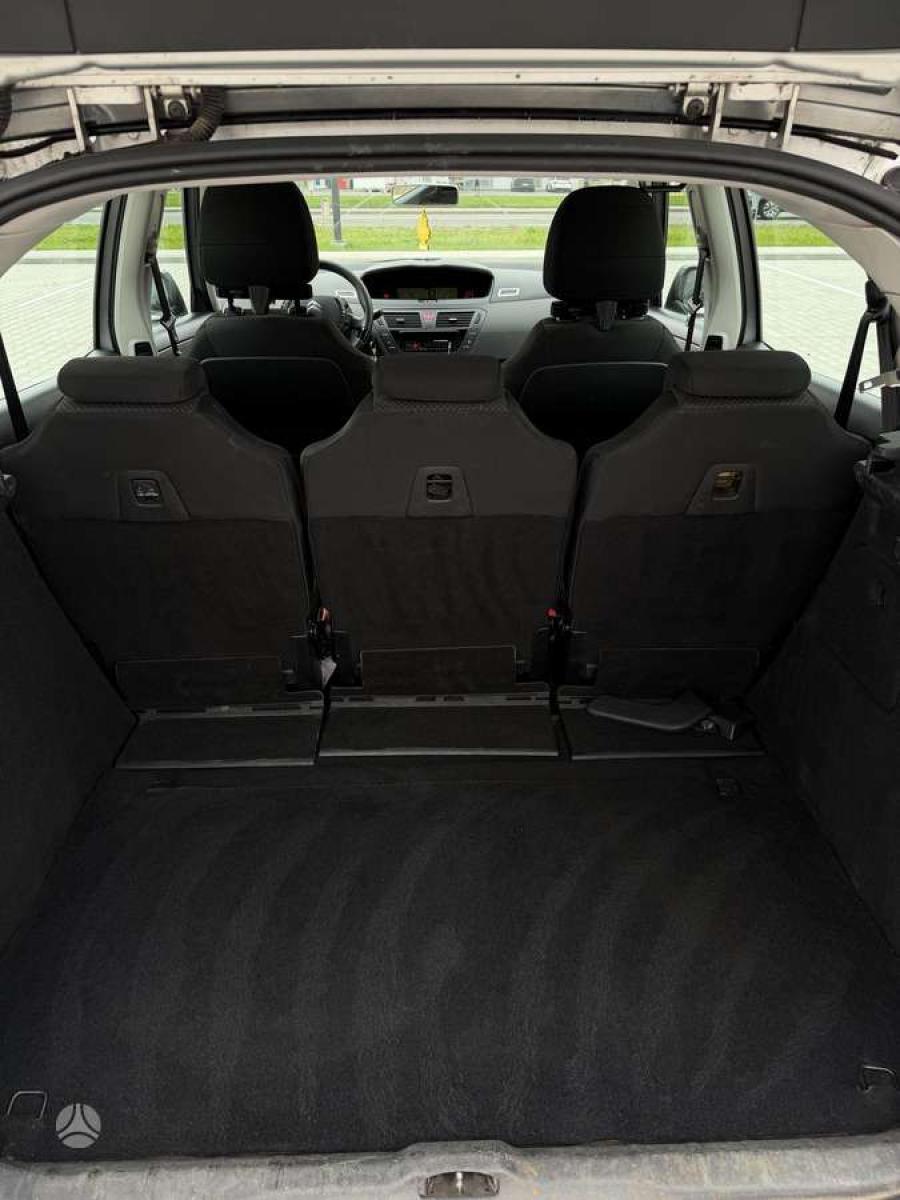 Grey Citroen c4-picasso 2010 in Taurage, with an engine capacity of 1.56 L and mileage of 325 thousand km for 1360 €, photo 14 on AUTOMOTO.COM.LV