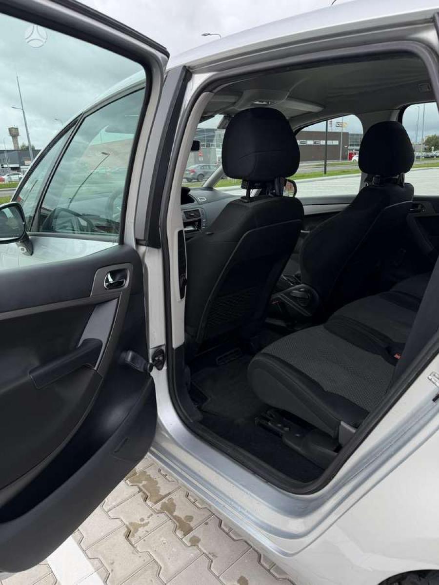 Grey Citroen c4-picasso 2010 in Taurage, with an engine capacity of 1.56 L and mileage of 325 thousand km for 1360 €, photo 15 on AUTOMOTO.COM.LV