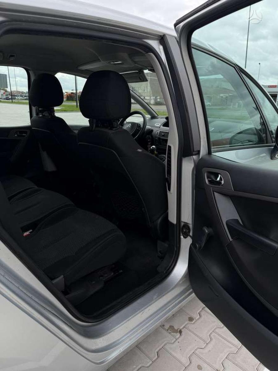 Grey Citroen c4-picasso 2010 in Taurage, with an engine capacity of 1.56 L and mileage of 325 thousand km for 1360 €, photo 19 on AUTOMOTO.COM.LV