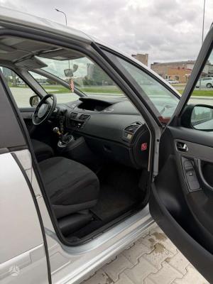 Grey Citroen c4-picasso 2010 in Taurage, with an engine capacity of 1.56 L and mileage of 325 thousand km for 1360 €, photo 21 on AUTOMOTO.COM.LV