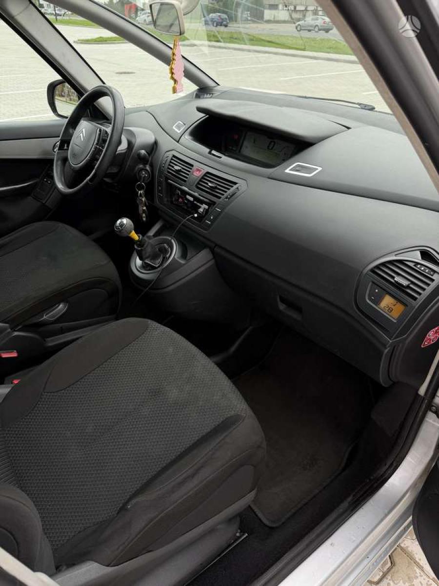 Grey Citroen c4-picasso 2010 in Taurage, with an engine capacity of 1.56 L and mileage of 325 thousand km for 1360 €, photo 22 on AUTOMOTO.COM.LV