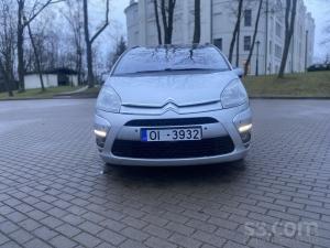 Grey Citroen c4-picasso 2011 in Riga, with an engine capacity of 1.60 L and mileage of 187 thousand km for 3950 €, photo 2 on AUTOMOTO.COM.LV