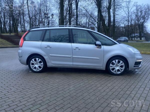 Grey Citroen c4-picasso 2011 in Riga, with an engine capacity of 1.60 L and mileage of 187 thousand km for 3950 €, photo 4 on AUTOMOTO.COM.LV