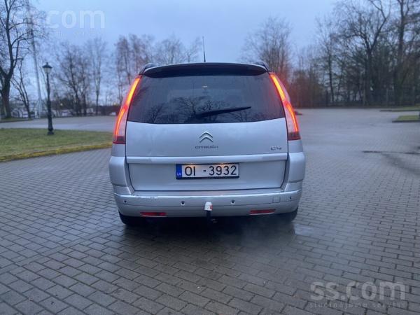 Grey Citroen c4-picasso 2011 in Riga, with an engine capacity of 1.60 L and mileage of 187 thousand km for 3950 €, photo 6 on AUTOMOTO.COM.LV