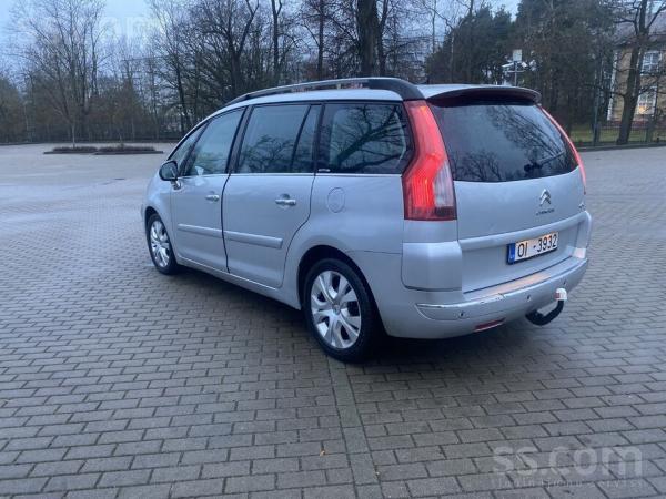 Grey Citroen c4-picasso 2011 in Riga, with an engine capacity of 1.60 L and mileage of 187 thousand km for 3950 €, photo 7 on AUTOMOTO.COM.LV