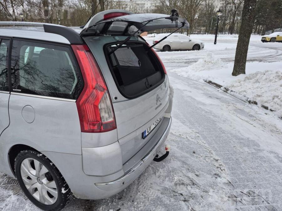 Pelēks Citroen c4-picasso 2011 Rīga, ar dzinēja tilpumu 1.60 L un nobraukumu 187 tūkst. km par 3950 €, foto 19 vietnē AUTOMOTO.COM.LV