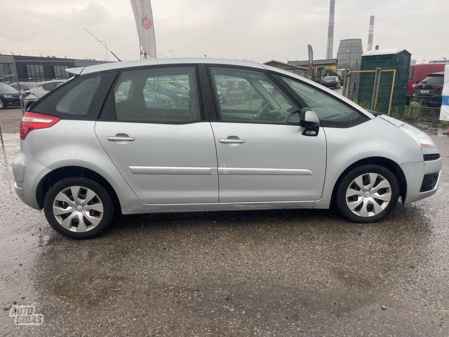 Grey Citroen c4-picasso 2011 in Kaunas, with an engine capacity of 1.60 L and mileage of 335 thousand km for 2450 €, photo 5 on AUTOMOTO.COM.LV