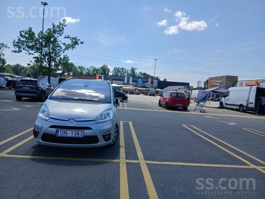 Pelēks Citroen c4-picasso 2011 Daugavpils, ar dzinēja tilpumu 1.60 L un nobraukumu 199 tūkst. km par 4150 €, foto 5 vietnē AUTOMOTO.COM.LV