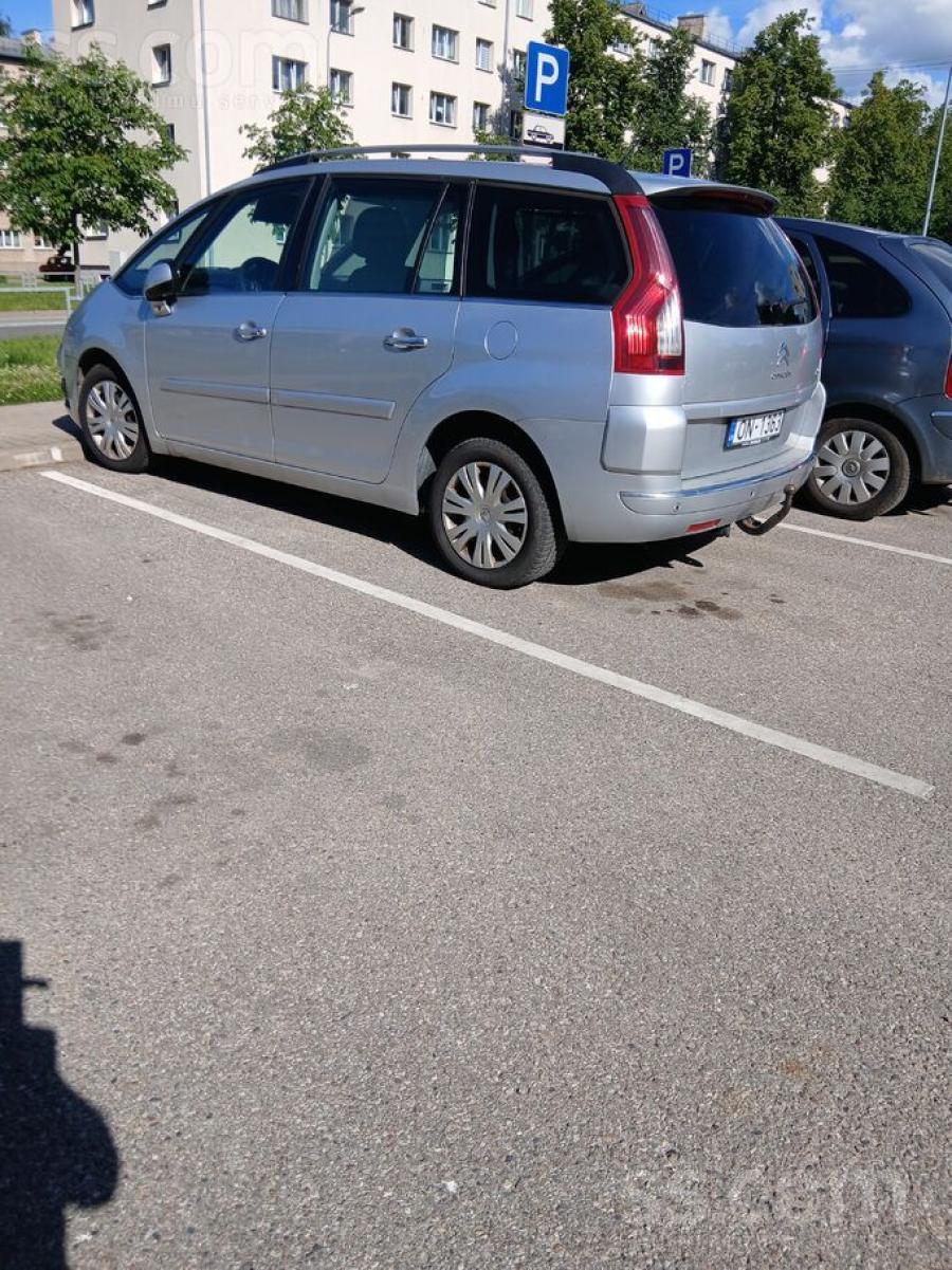 Pelēks Citroen c4-picasso 2011 Daugavpils, ar dzinēja tilpumu 1.60 L un nobraukumu 199 tūkst. km par 4150 €, foto 9 vietnē AUTOMOTO.COM.LV