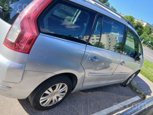 Pelēks Citroen c4-picasso 2011 Daugavpils, ar dzinēja tilpumu 1.60 L un nobraukumu 199 tūkst. km par 4150 €, foto 10 vietnē AUTOMOTO.COM.LV