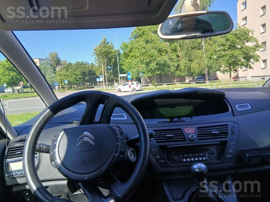 Pelēks Citroen c4-picasso 2011 Daugavpils, ar dzinēja tilpumu 1.60 L un nobraukumu 199 tūkst. km par 4150 €, foto 12 vietnē AUTOMOTO.COM.LV