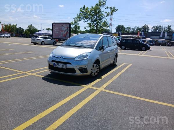 Pelēks Citroen c4-picasso 2011 Daugavpils, ar dzinēja tilpumu 1.60 L un nobraukumu 199 tūkst. km par 4150 €, foto 5 vietnē AUTOMOTO.COM.LV