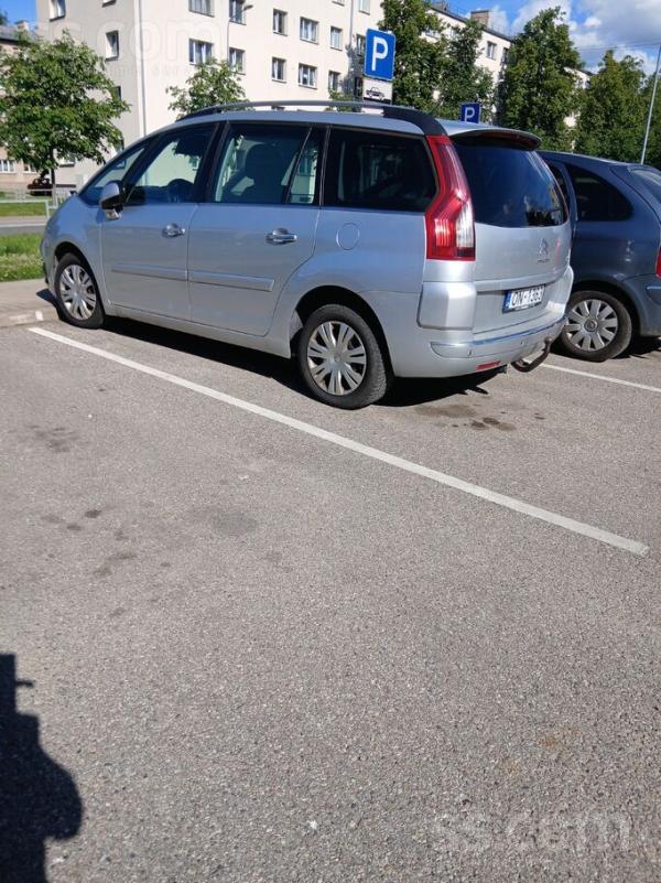 Pelēks Citroen c4-picasso 2011 Daugavpils, ar dzinēja tilpumu 1.60 L un nobraukumu 199 tūkst. km par 4150 €, foto 8 vietnē AUTOMOTO.COM.LV